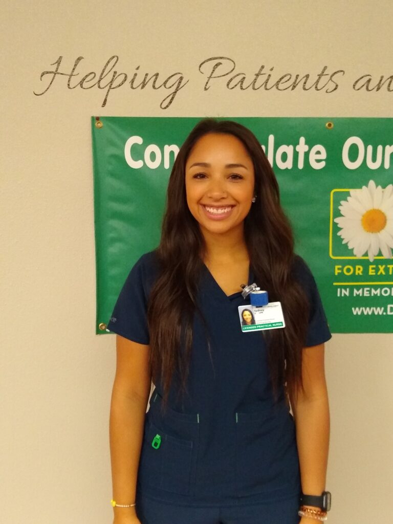 Sydney Engesser, LPN, receives DAISY Award - Monument Health